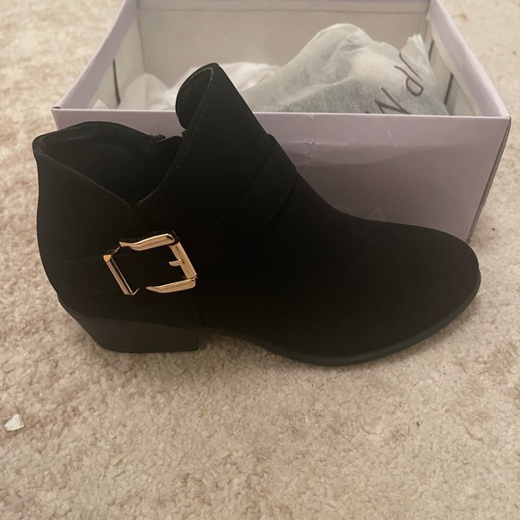 TOP Moda | Shoes | Nwt Low Heeled Booties | Poshmark